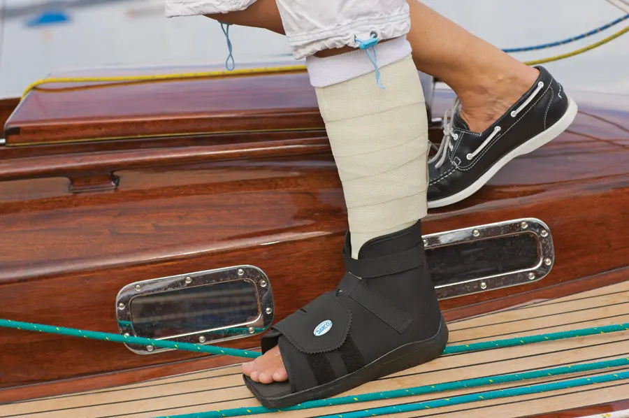 Slimline Cast Boot Black Square-toe Adult Large - Bextera Health